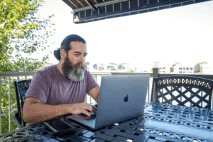 How to Work Outside with a Laptop & Mistakes to Avoid